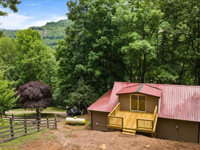 578 Fox Branch Rd
