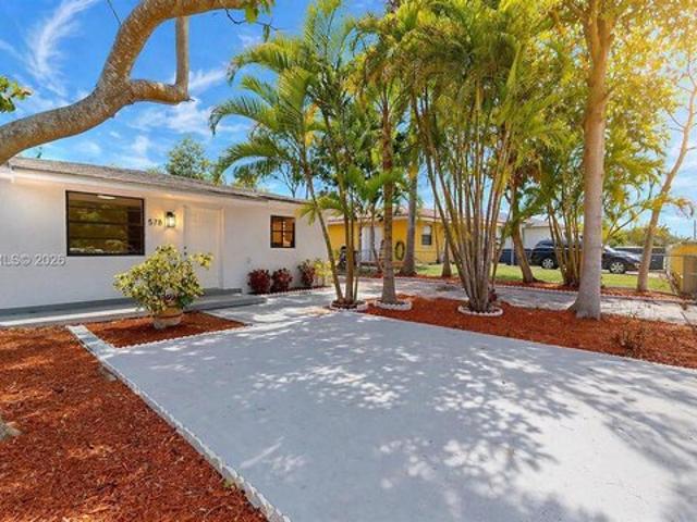 578 SW 2nd St, Florida City, FL 33034