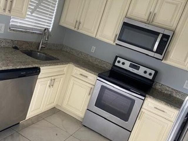 578 SW Sara Blvd, Port Saint Lucie, FL 34953