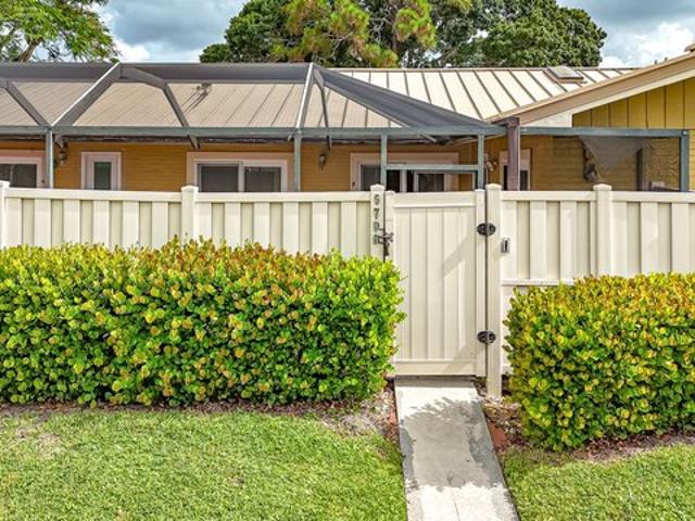 5796 Golden Eagle Cir, Palm Beach Gardens, FL 33418
