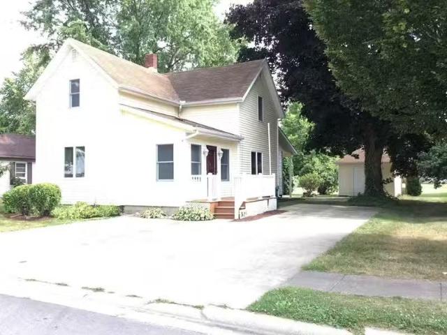 57900164 303 E Berry St