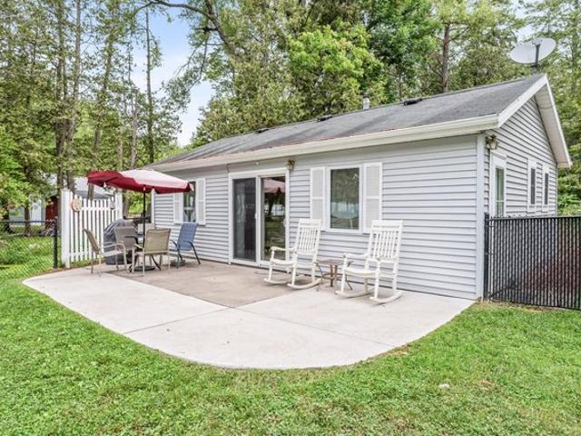 5790 Birch Dr, Barryton, MI 49305