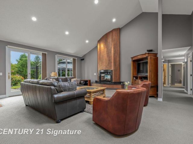 5790 Dunrovin Drive