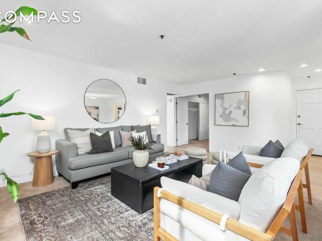 5790 Friars Rd F5, San Diego, CA