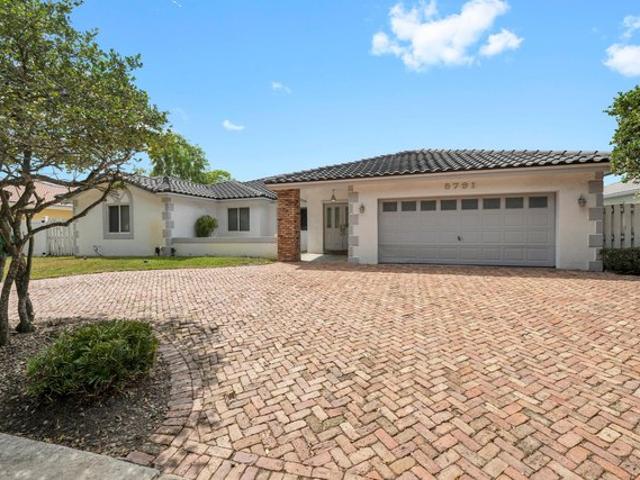 5791 Hawkes Bluff Ave, Davie, FL 33331