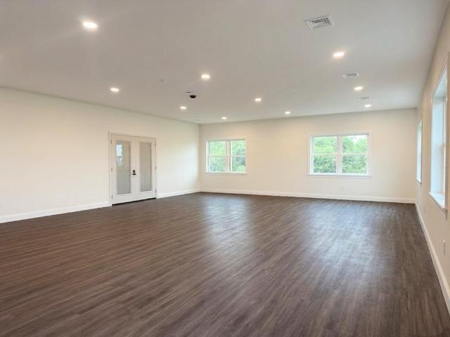 5791 W Lincoln Highway
