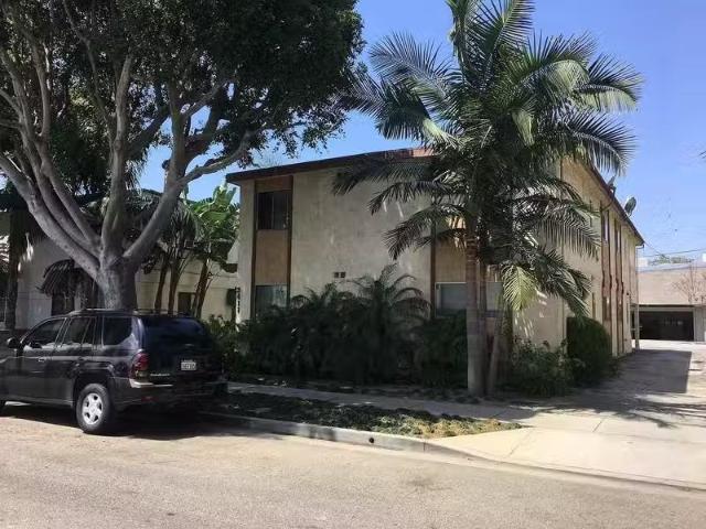 57927807 3411 Helms Avenue #2