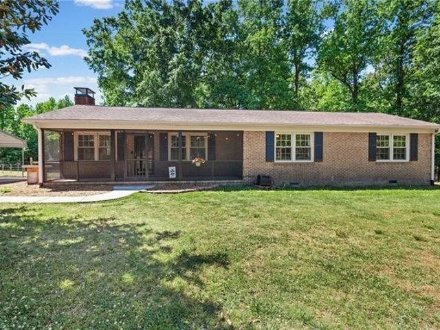5792 Drake Rd, Greensboro, NC 27406