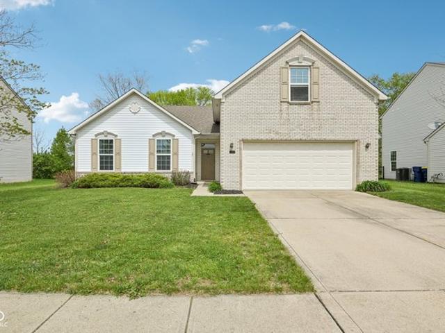 5792 W Port Dr, McCordsville, IN 46055