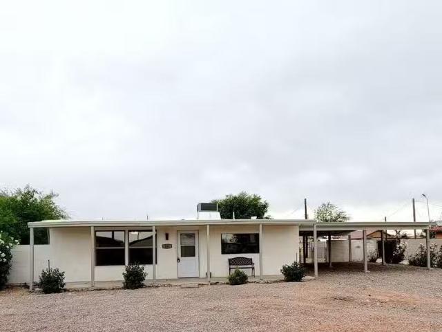 57930881 301 N Avenue A