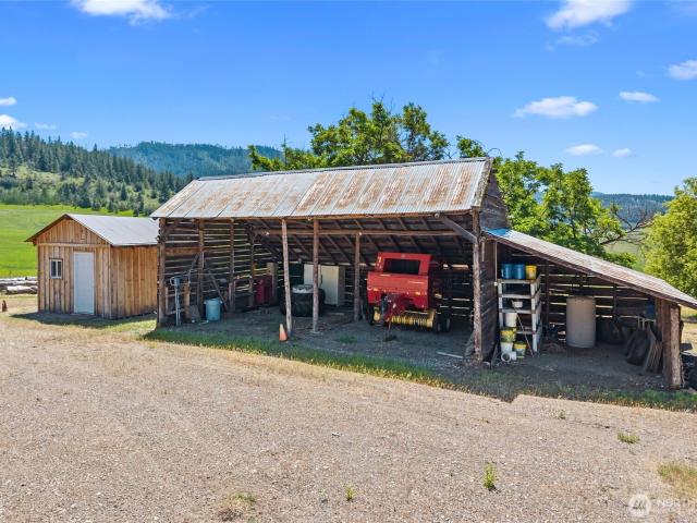 5793 Fruitland Valley Road