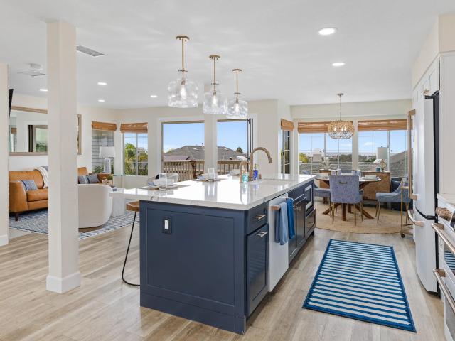 579 Hygeia Ave, Unit A, Encinitas, CA 92024 | MLS #250044