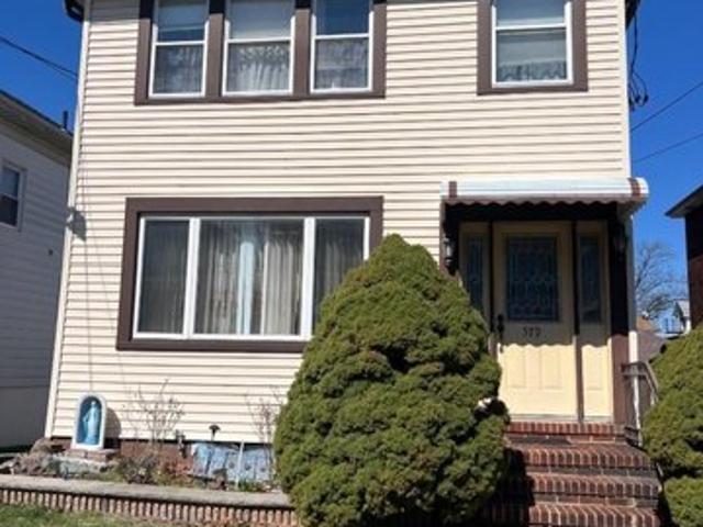 579 Oregon Ave, Cliffside Park, NJ 07010