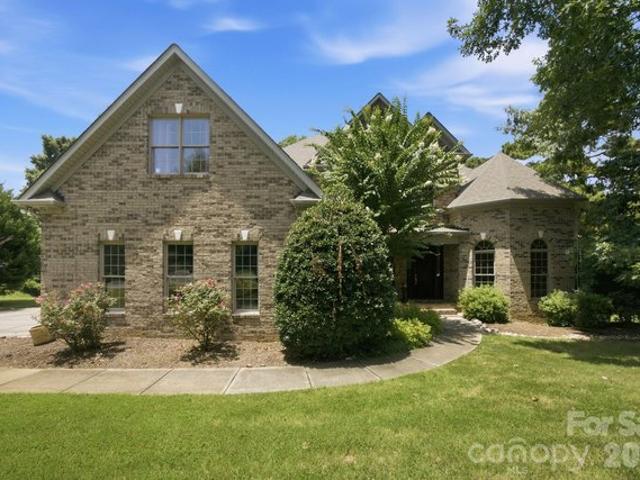 579 Morning Glory Ct, Lake Wylie, SC 29710