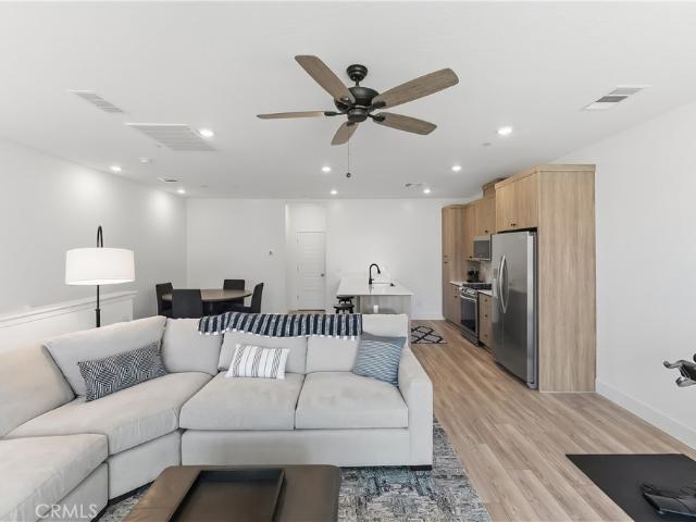 579 N Adler