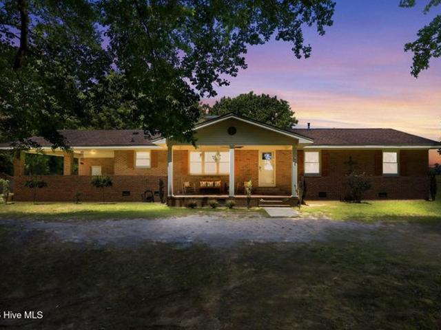 579 N Grimesland Bridge Rd, Washington, NC 27889