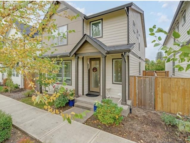 579 NW Adams Ave, Hillsboro, OR 97124