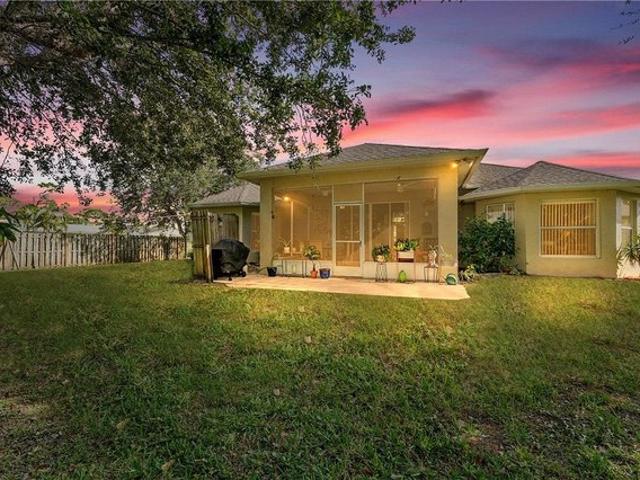 579 SE Marydale Ter, Port Saint Lucie, FL 34983