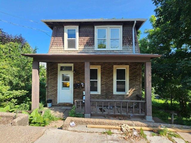579 Quigley Ln, Dubuque, IA 52001