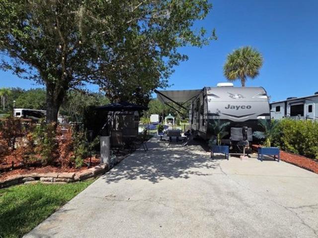 579 Waterway Dr, River Ranch, FL 33867