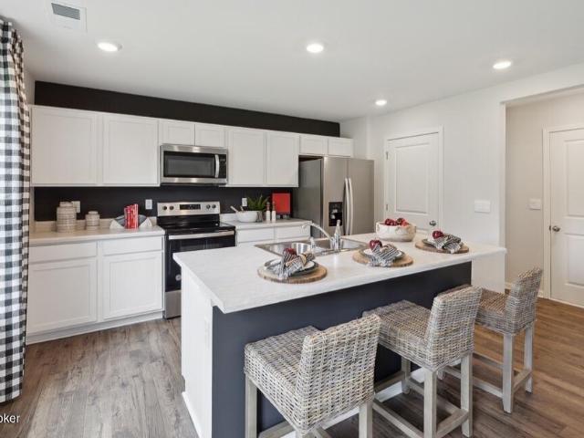 579 Zelcova Dr