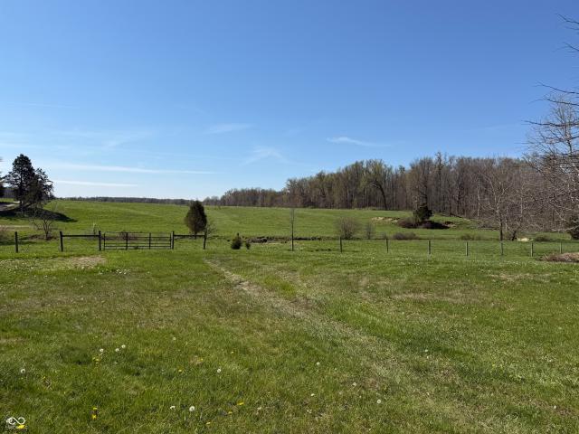 5804 E County Road 475 N