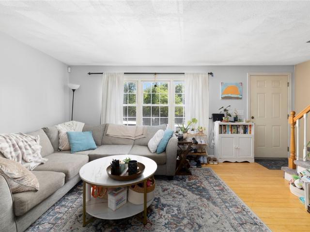 5804 Post Road 2