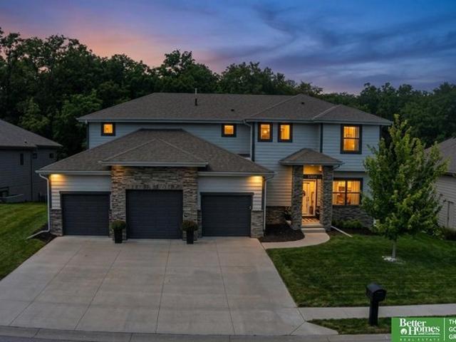5804 S 238th St, Omaha, NE 68022