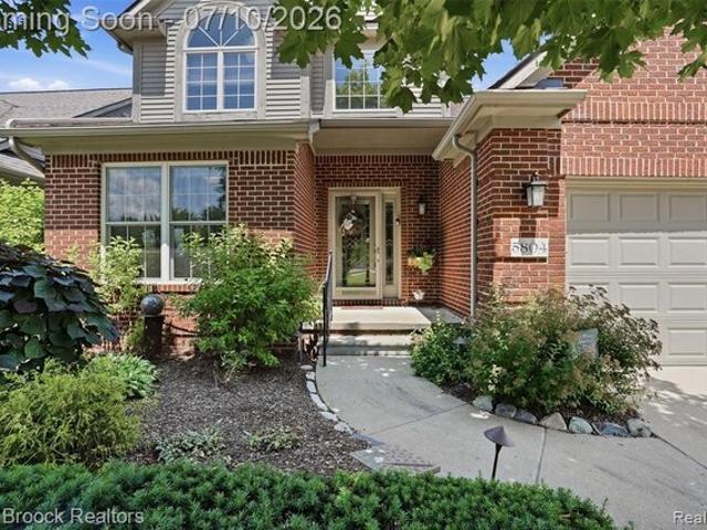 5804 S Windstar Cir Unit 22, Waterford Township, MI 48327