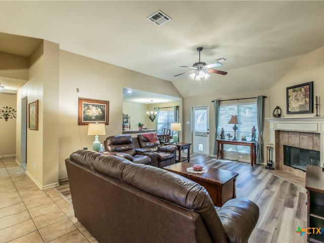5805 Butterfly Ct