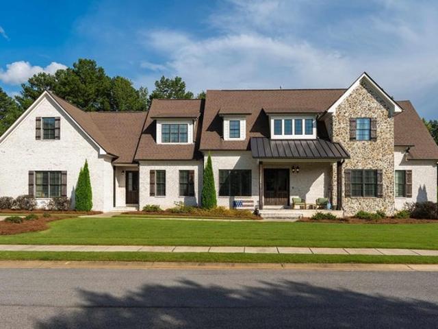 5805 Deerfoot Ct, Trussville, AL 35173
