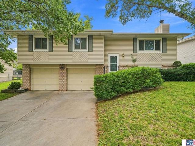 5805 S 41st St, Lincoln, NE 68516