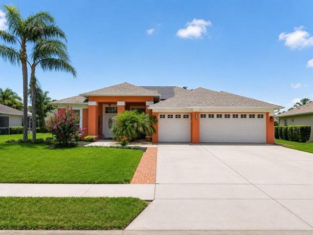 5805 Wedgefield Dr, Zephyrhills, FL 33541
