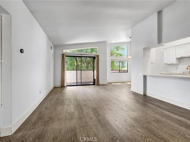 5805 Whitsett Avenue 201