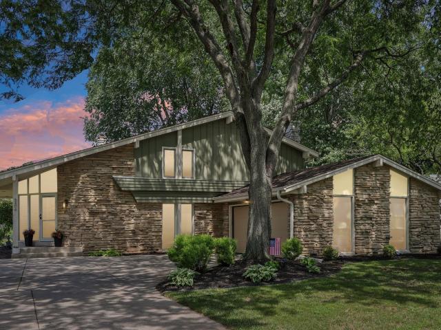 5806 Glen Flora Dr