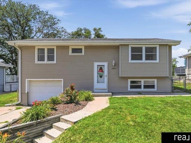 5806 S 113th St, Omaha, NE 68137