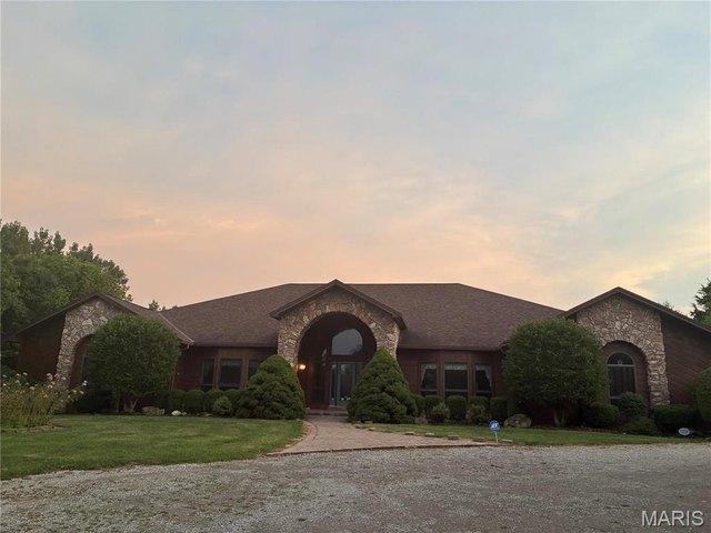 58079 Dow Trl, Hannibal, MO 63401