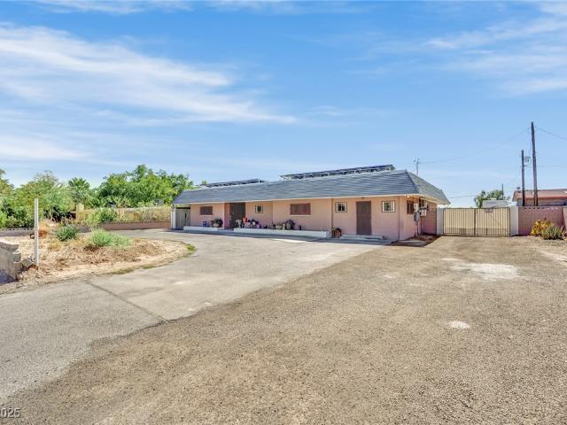5807 Madre Mesa Dr, Las Vegas, NV 89108 | MLS #2717 | Compass
