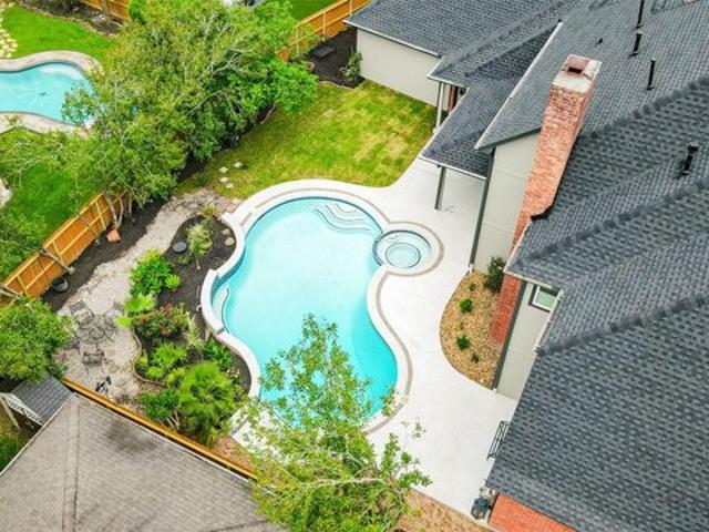 5807 Mountain View Dr, Houston, TX 77345