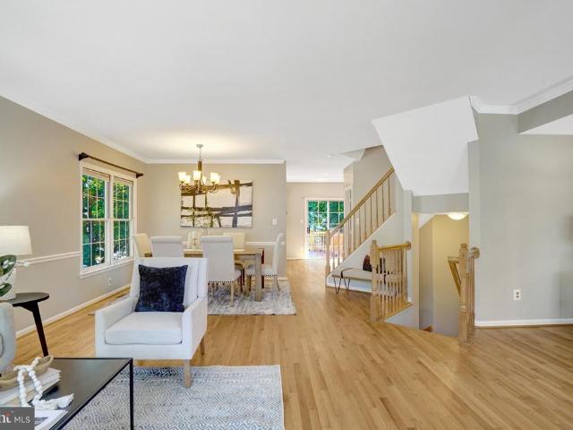 5807 Clapham Road