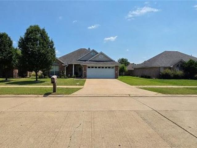 5807 Gold Crest Dr, Bossier City, LA 71112