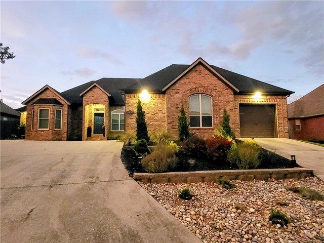 5807 S 66th St, Cave Springs, AR 72718