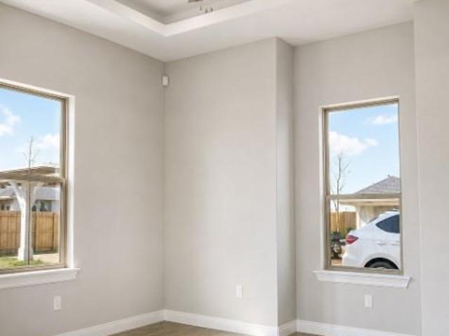 5808 Nightingale Avenue 2
