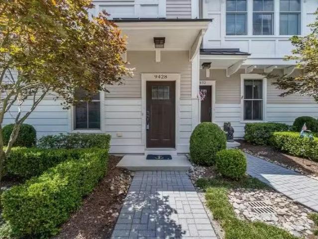 58092038 9428 26th Bay St
