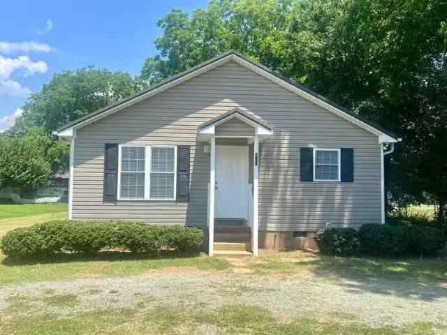 58092345 901 E Joyner St