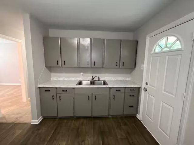 58094242 800 Rockett St