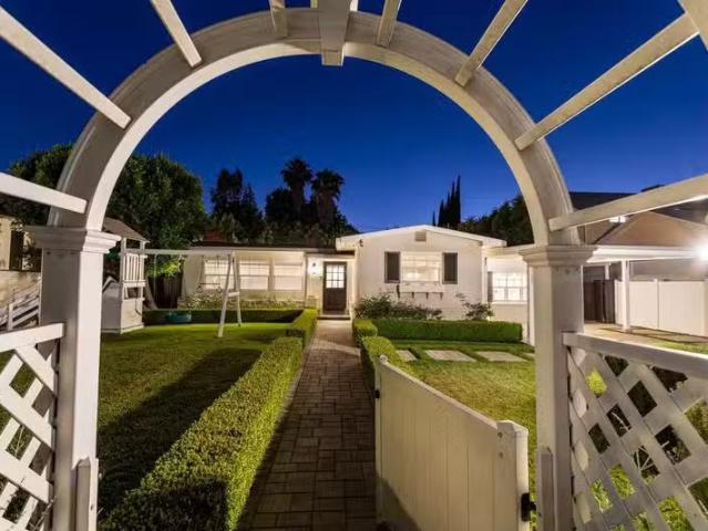 58094404 5525 Matilija Ave