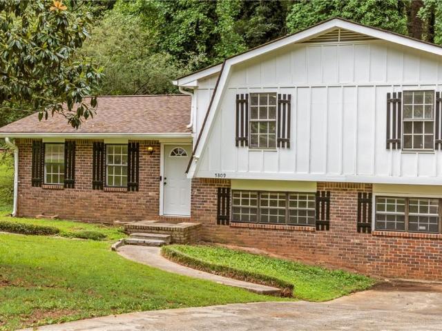 5809 Oakleaf Way