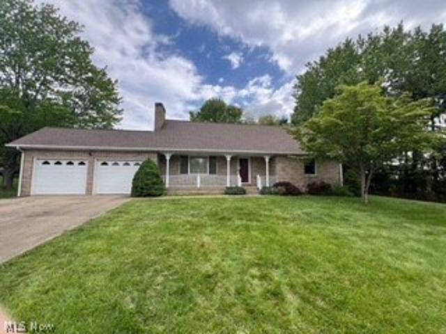 5809 Bosford St SW, Navarre, OH 44662