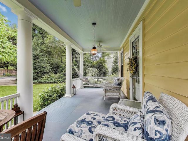 5809 Grosvenor Lane